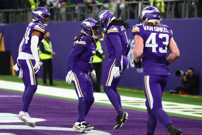 Minnesota Vikings injury updates: Gilmore avoids long-term injury ...