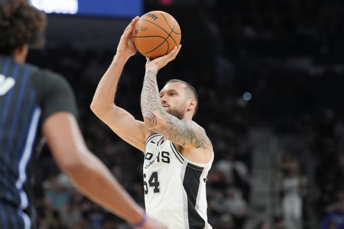 Sandro Mamukelashvili's Career Day Stamps Wemby-Less San Antonio Spurs ...