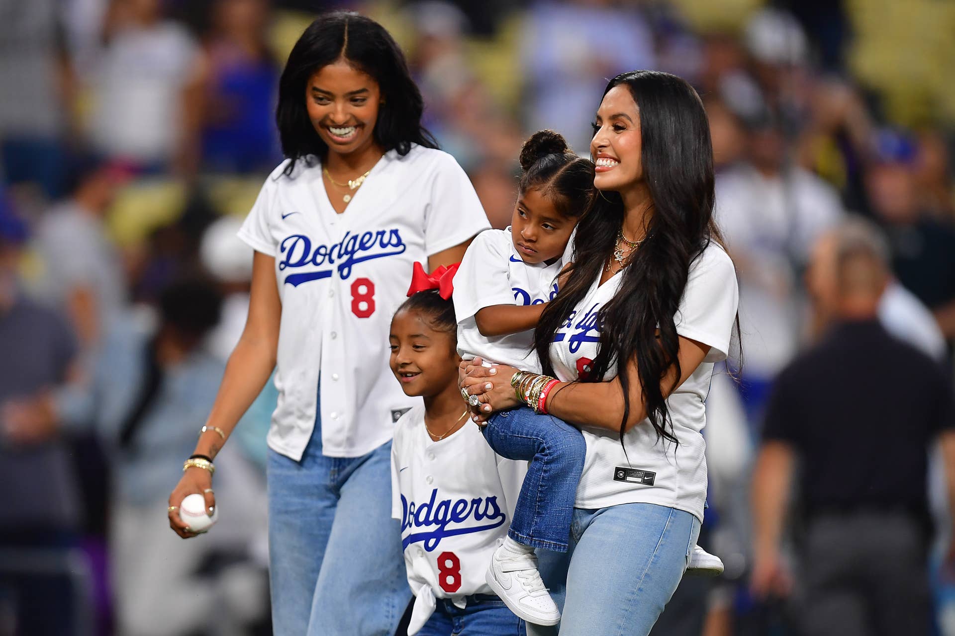 Kobe Bryant's Widow Vanessa Bryant Posts Adorable Disneyland Moment ...