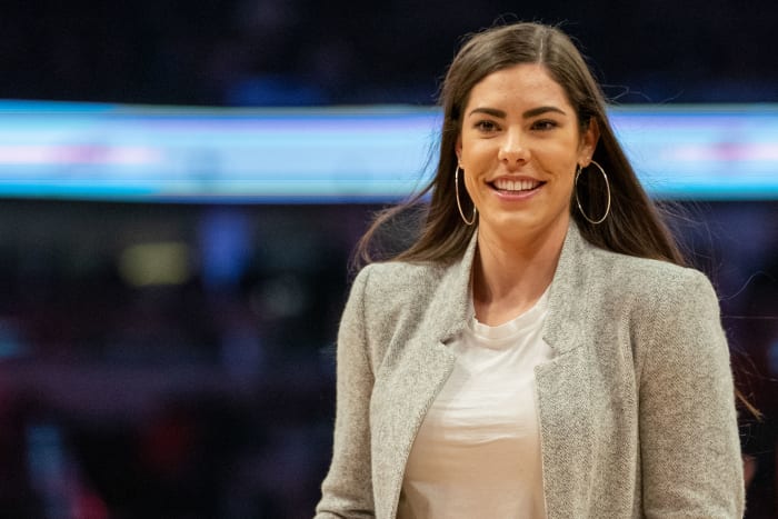 Kelsey Plum's Big Announcement Draws Two-Word Reaction From Steph Curry ...