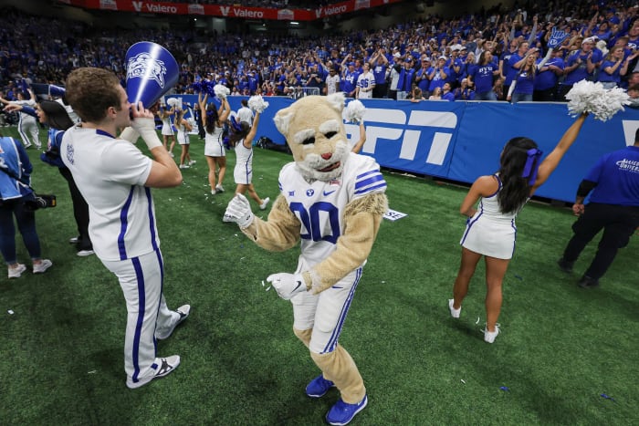 BYU extends offer to New Mexico tight end who entered transfer portal ...