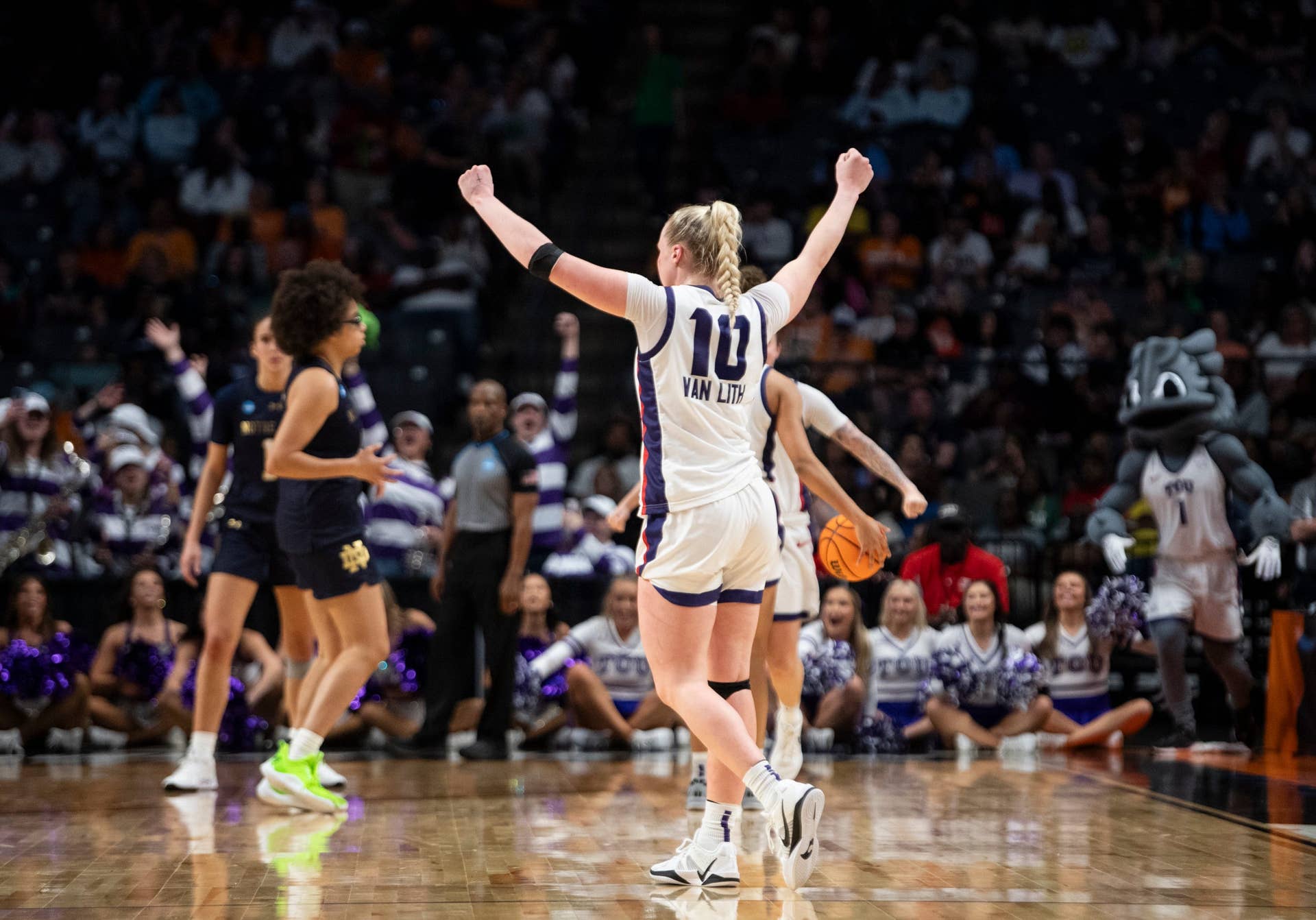 Hailey Van Lith Turns Heads After Chicago Sky Practice Video Surfaces ...
