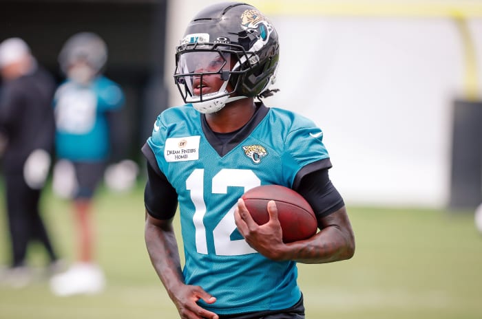 Maxx Crosby Casts Doubt on Travis Hunter's Two-Way Chances - Athlon Sports