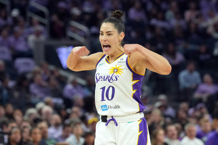 Kelsey Plum Makes History After Just One Game With New Team - Athlon Sports