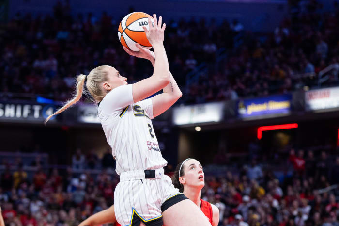 Chicago Sky Coach Makes Hailey Van Lith Statement After Indiana Fever ...