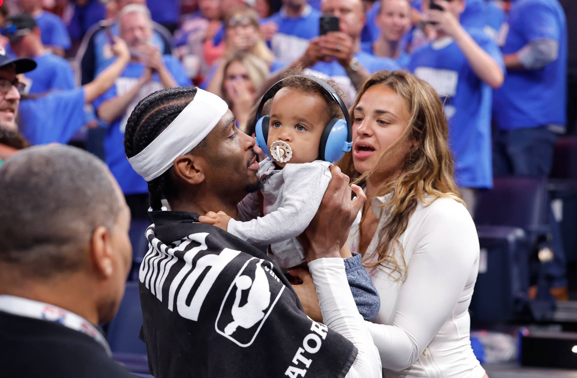New Video of Shai Gilgeous-Alexander With His Wife and Son is Turning ...