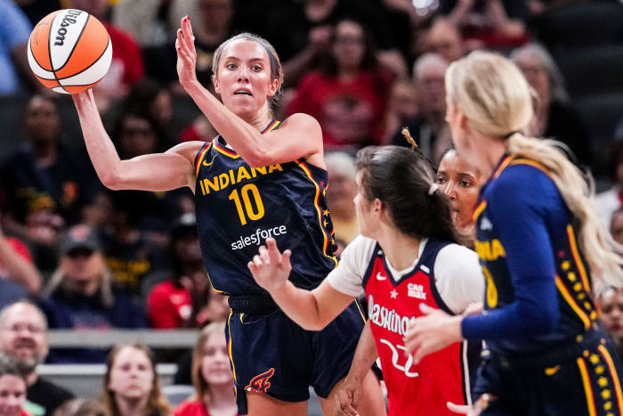 Caitlin Clark Makes Strong Lexie Hull Statement on Sunday - Athlon Sports