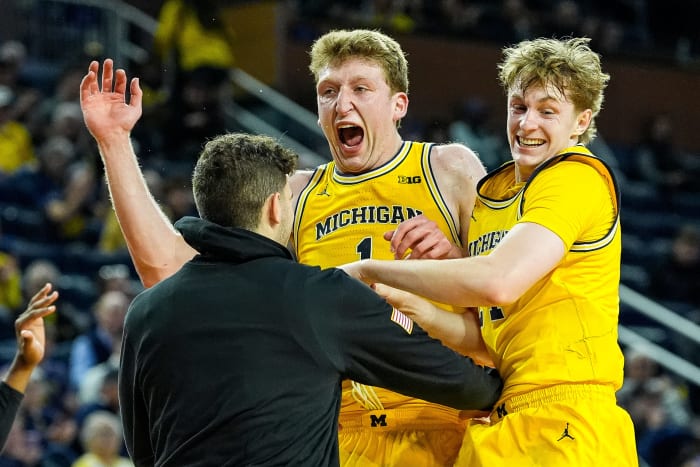 Phoenix Suns Solve Center Problem in 2025 NBA Mock Draft - Athlon Sports