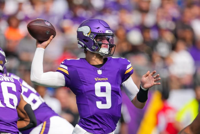 Vikings Logical Landing Spot for 35,000-Yard QB After Daniel Jones' Exit - Athlon Sports