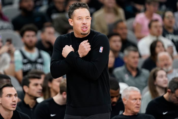 San Antonio Spurs' Coach Mitch Johnson Reflects On Crucial Issue - Athlon Sports