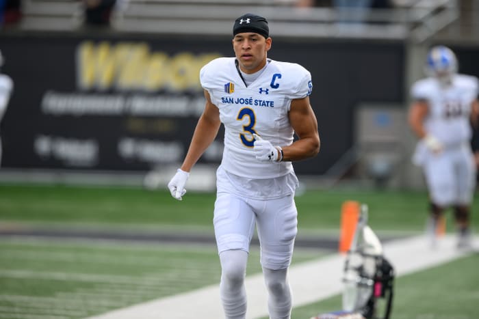 Fans Agree One College Football WR Should Win Award Over Travis Hunter ...