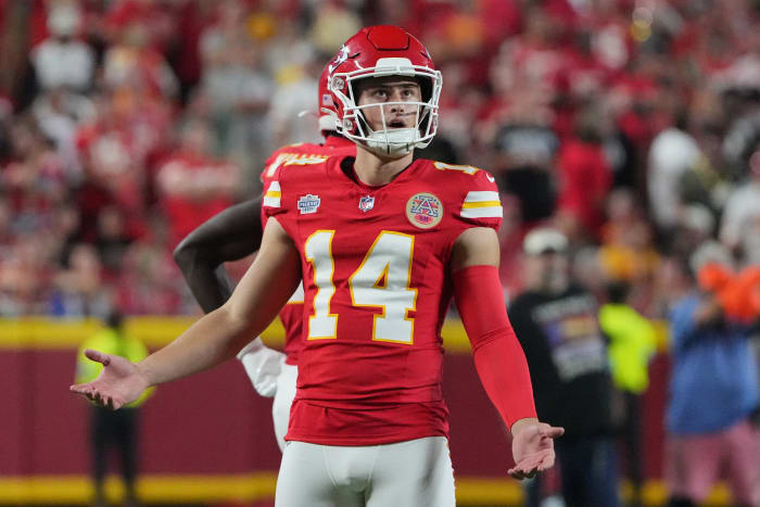Chiefs Punter Goes Viral For What He Did Against His Former Team ...