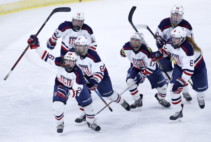 Wisconsin Women's Hockey Transfer Finds Opportunity in 6-1 Victory ...