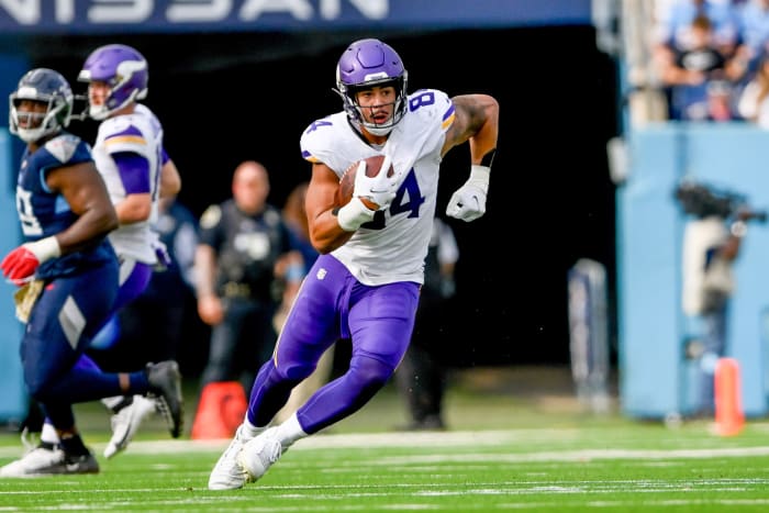 Vikings-Bears inactives: Josh Oliver out heading into Chicago - Athlon ...