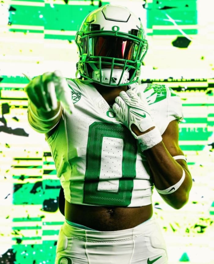 Oregon Football Recruiting: 2025 RB/Slot Receiver Dierre Hill Destroys ...
