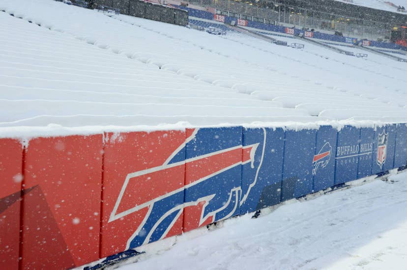 Buffalo Stadium Barely Visible Amid Major Snowstorm Before Bills-49ers ...
