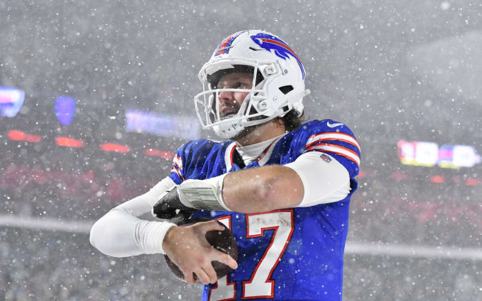 Josh Allen Admits He Had No Feeling In Fingers After Concerning