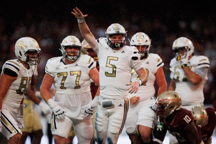 Former 4-Star Big Ten Quarterback Enters Transfer Portal on Thursday ...