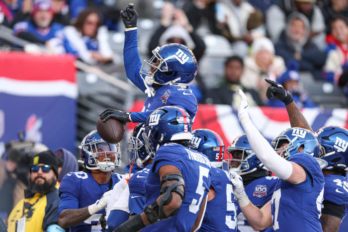 New York Giants Interception Leader Tre Hawkins Out With Fractured Lumbar Spine Injury - Athlon ...