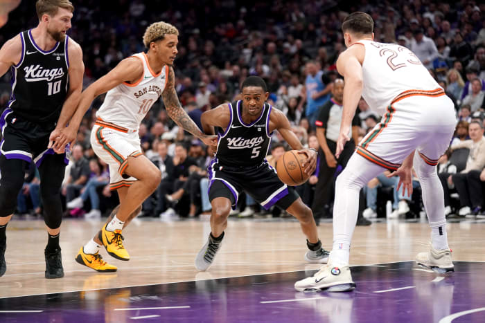 Kings' De'Aaron Fox Linked to Multiple Teams as Trade Rumors Heat Up - Athlon Sports