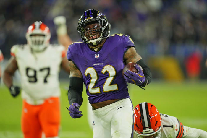 Derrick Henry Sends 6-Word Message to Ravens Fans After Contract ...
