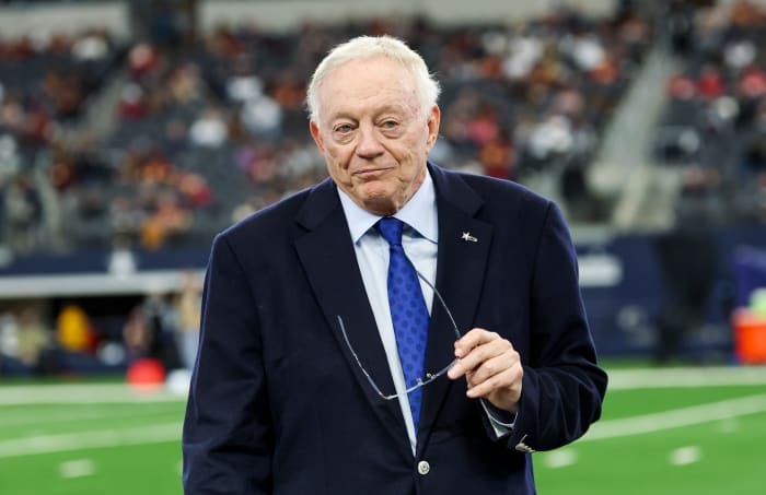 Cowboys Owner Jerry Jones Receives Clear Message From Fans at Texas-Ohio State Game - Athlon Sports
