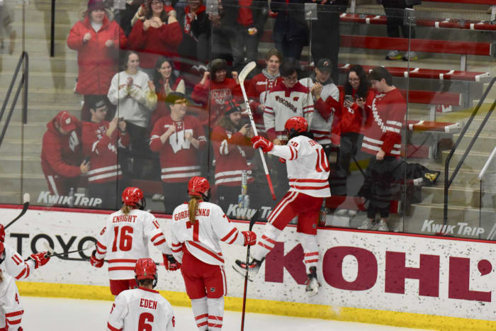 Wisconsin Women's Hockey: Senior Day Shellacking, Celebration - Athlon ...