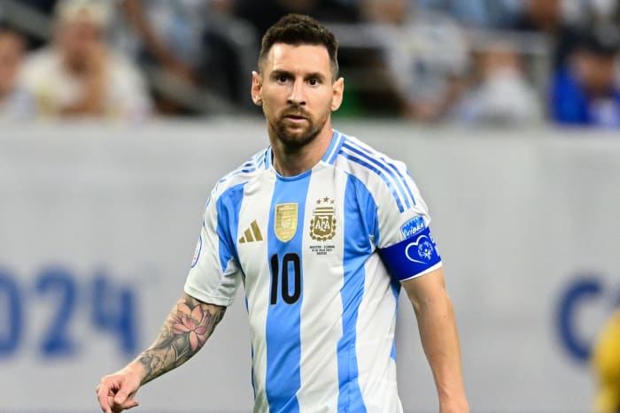 Lionel Messi’s Emotional Reaction to Death of Pope Francis - Athlon Sports