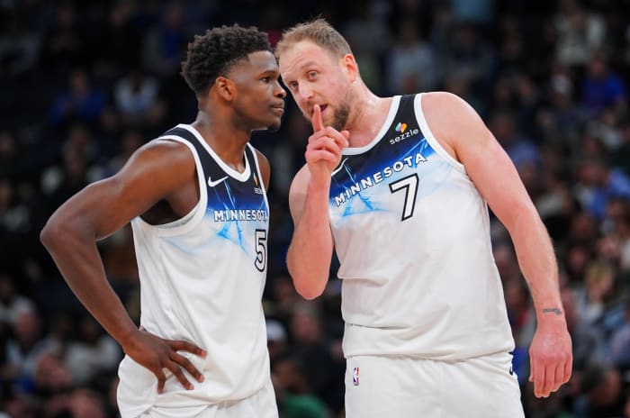 The Real Reason Behind Joe Ingles' First Start This Season - Athlon Sports