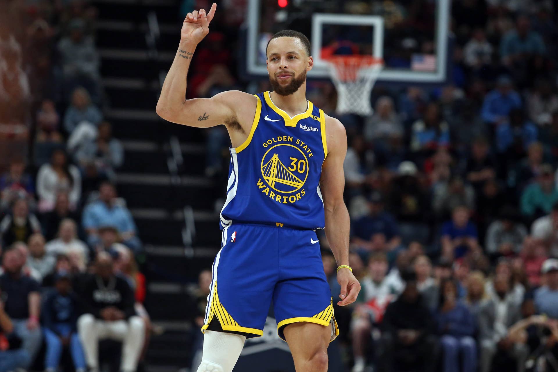 Warriors Turn Heads With Steph Curry Post on Monday - Athlon Sports