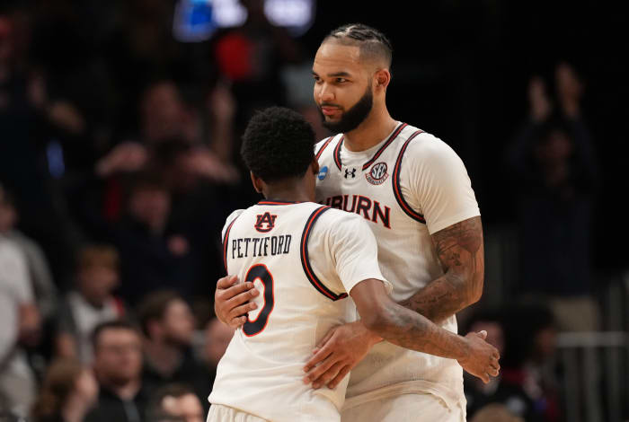 Auburn's Johni Broome Sends Message to Tahaad Pettiford After NBA Draft Decision - Athlon Sports