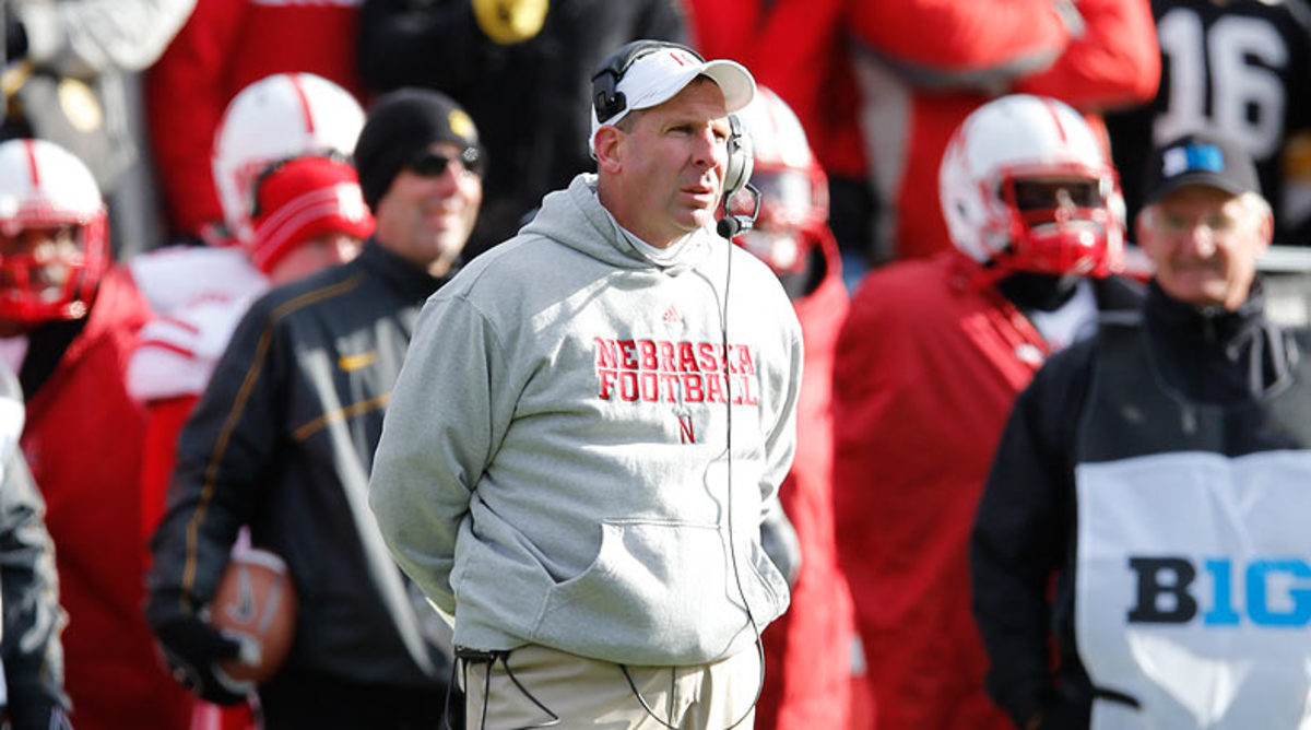 Is Nebraska making the right decision to keep Bo Pelini? - Athlon Sports