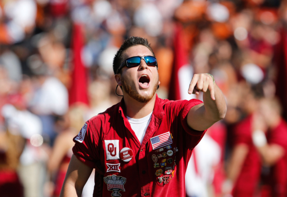 Will SEC penalize 'Horns Down' signal when Texas joins SEC? - Athlon Sports