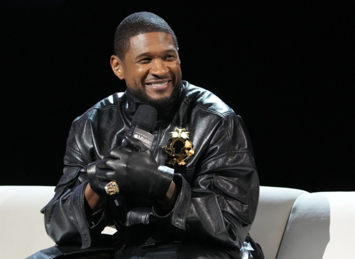 Angel Reese Is Trending After Unexpected Move During Usher Concert ...