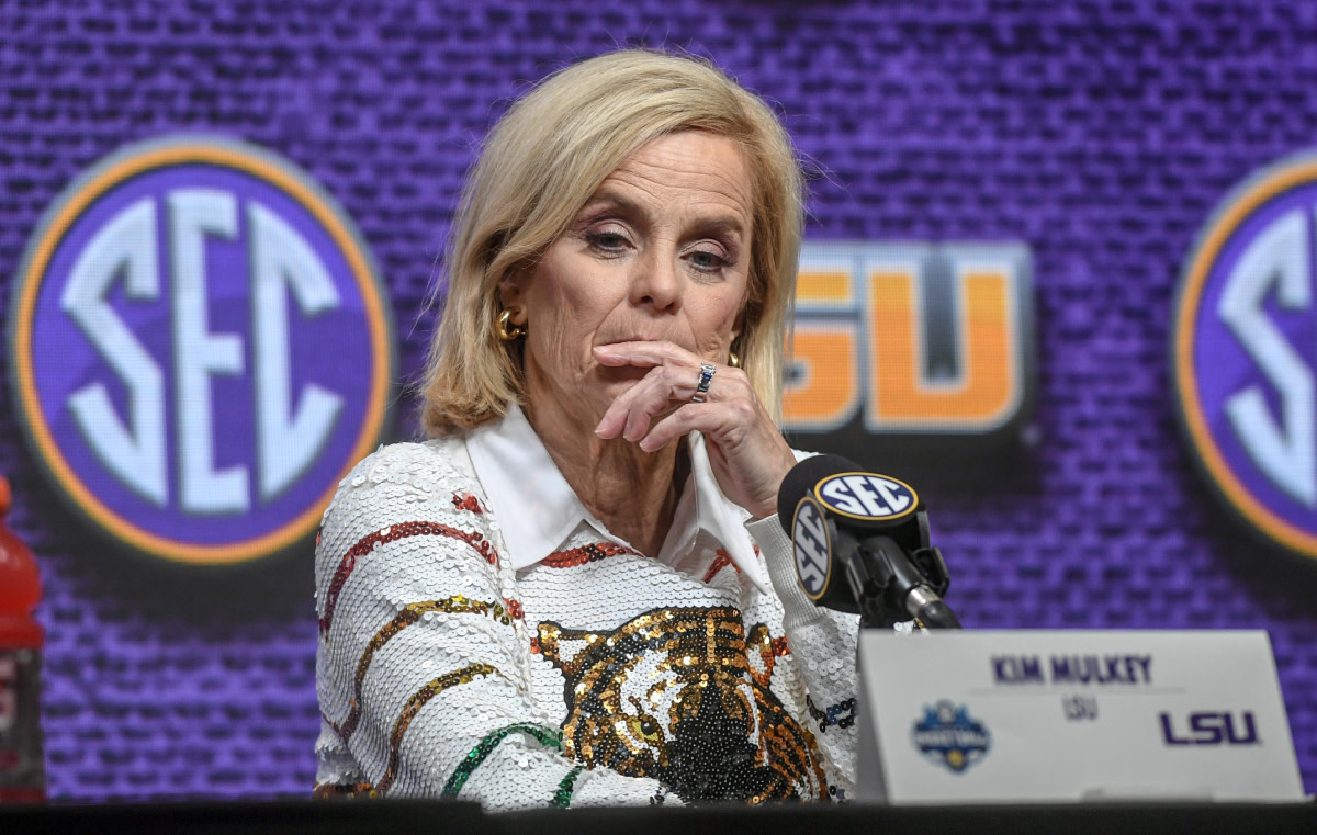 LSU's Kim Mulkey Dealt Major Transfer Portal News - Athlon Sports