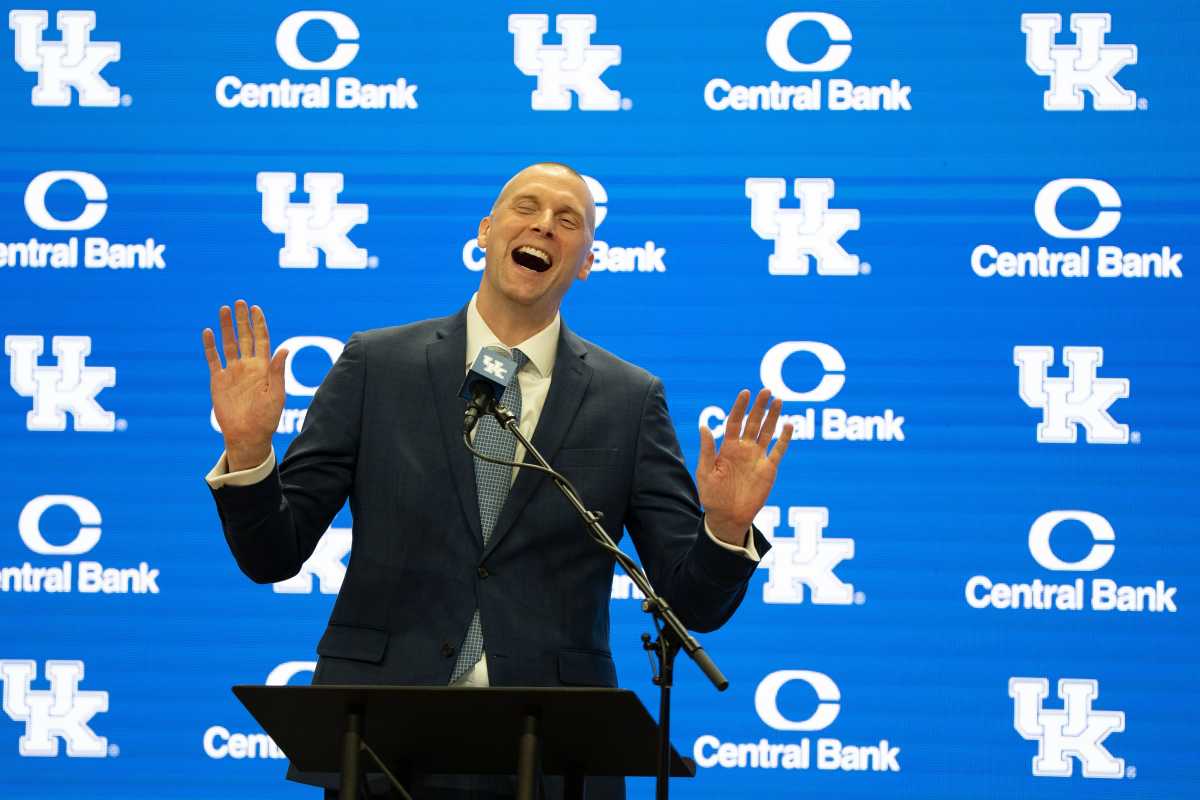 Legendary College Basketball Program On Hot Streak Under New Head Coach ...