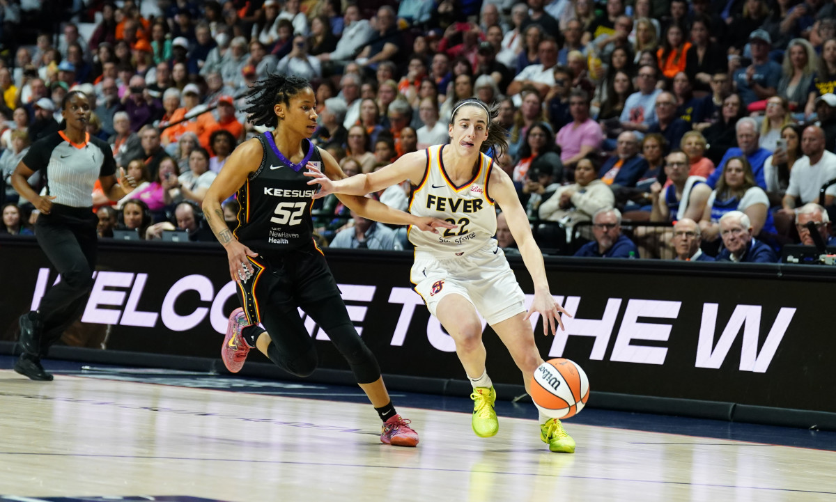 Antonio Brown Sends Message To Caitlin Clark After Wnba Debut Athlon
