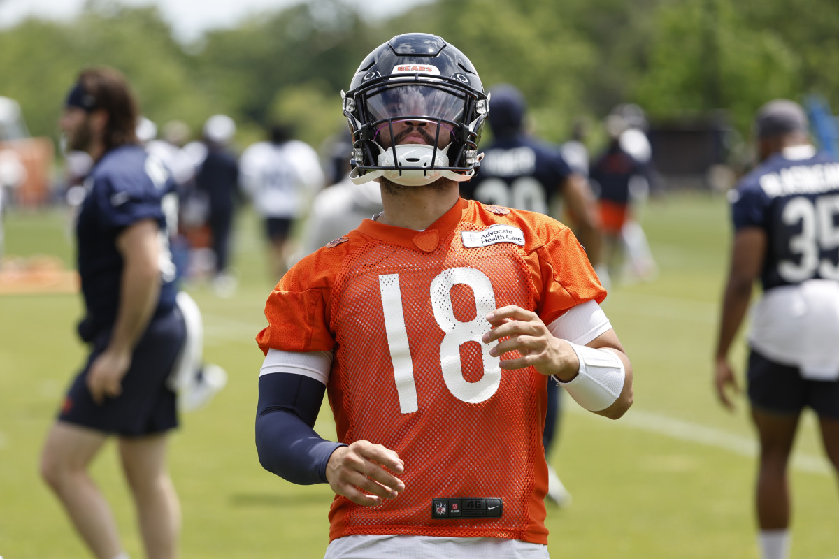 Bears QB Caleb Williams Goes Viral For Incredible Training Camp Pass ...