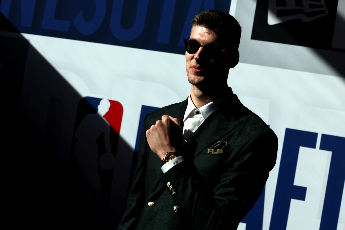 ESPN Insider Implies Kyle Filipowski’s Girlfriend Led to NBA Draft ...