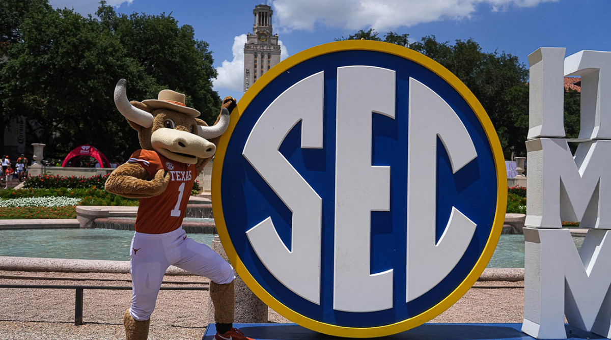 College Football Conference Realignment, Expansion: 13 Bold Predictions ...