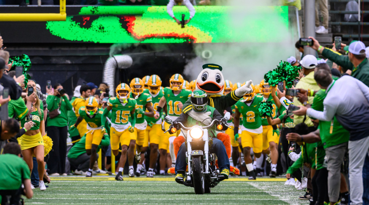 Best College Football Mascots: Ranking the 5 That Best Embody the Sport ...