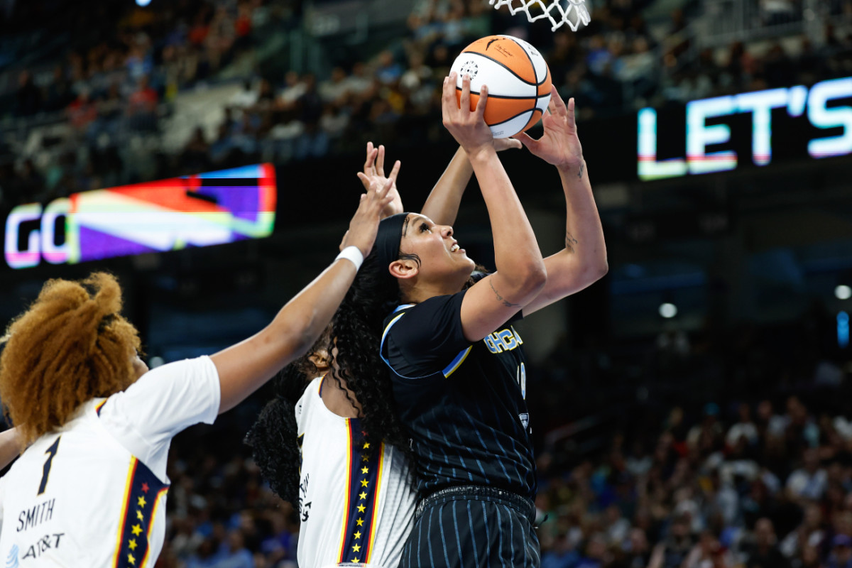 Chicago Sky Forward Makes Bold Statement About Teammate - Athlon Sports
