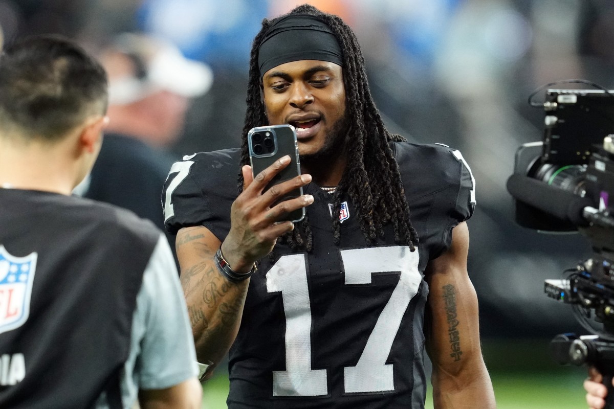 Kansas City Chiefs' AFC West Rival Dealing With Davante Drama - Athlon Sports