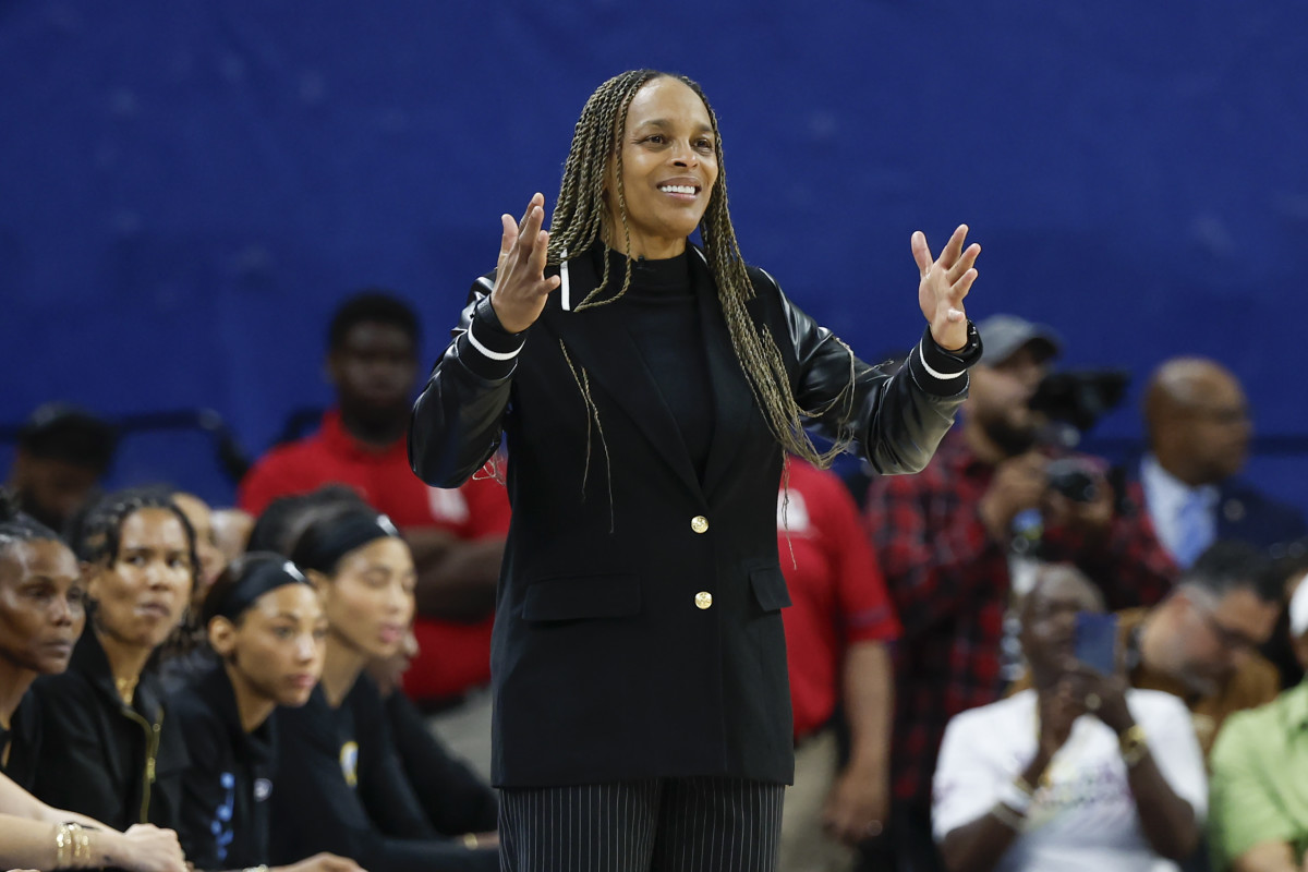 Sky Coach Teresa Weatherspoon Goes Scorched Earth On Refs After Latest ...