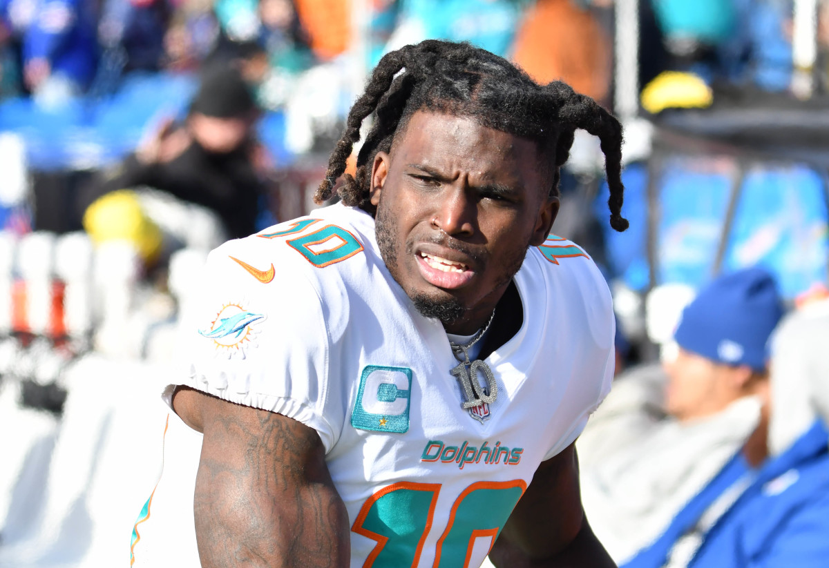 Tyreek Hill Injury Raises Some Concern Among Miami Dolphins Fans ... Tyreek Hill Injury Raises Some Concern Among Miami Dolphins Fans ...