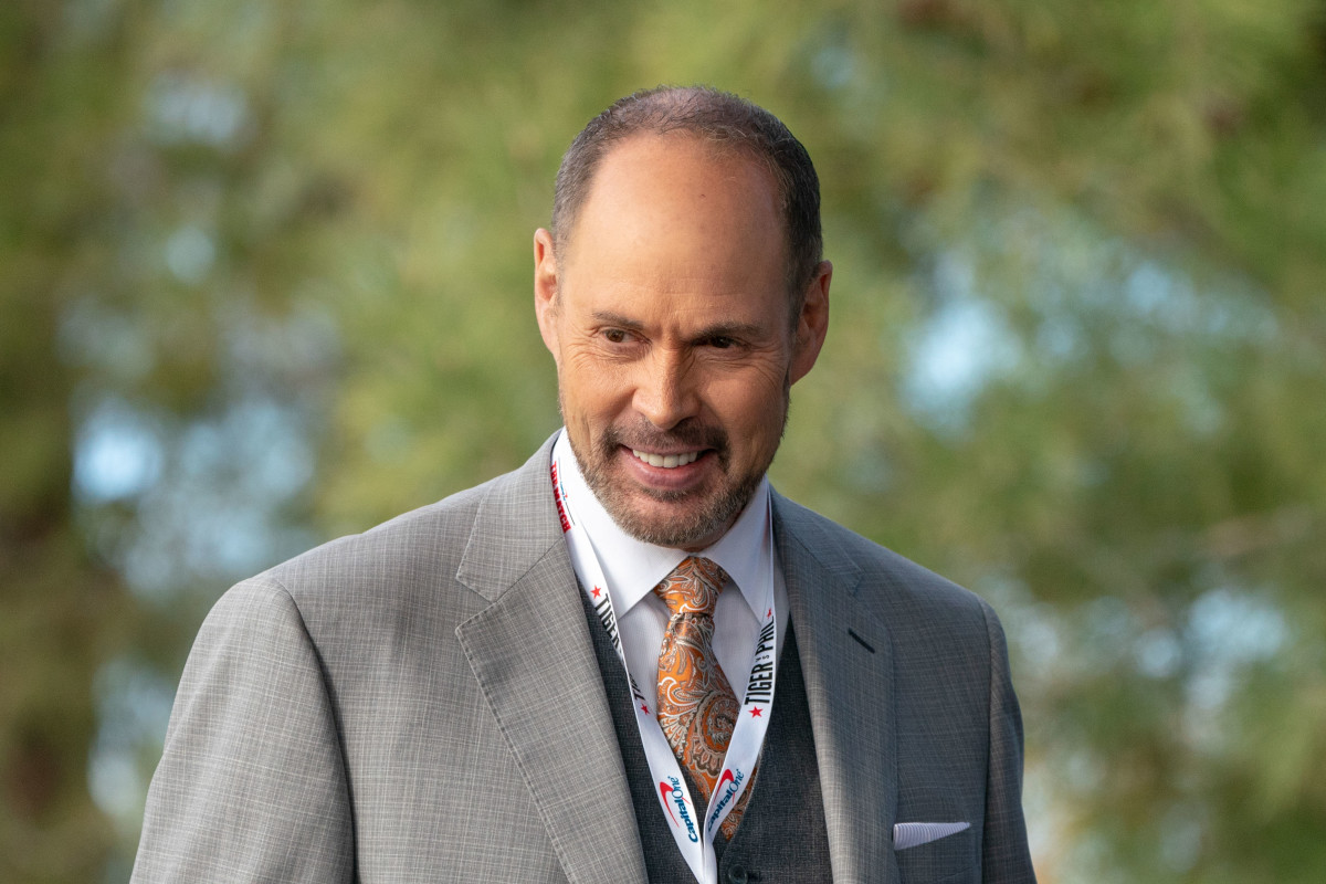 Ernie Johnson Takes Leave of Absence after Announcement - Athlon Sports