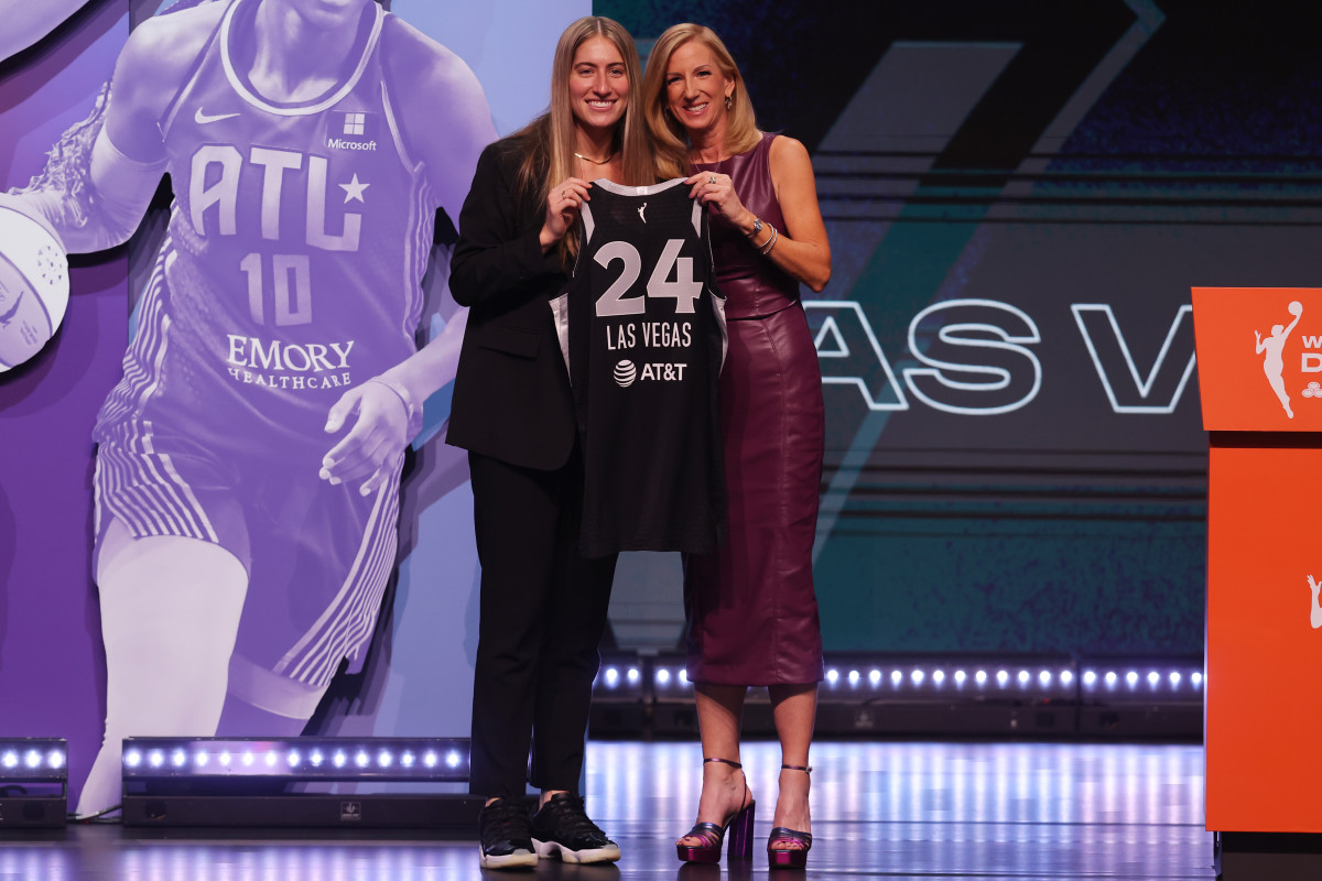 Kate Martin Reacts to Emotional Photo of Retired Iowa Coach Lisa Bluder ...