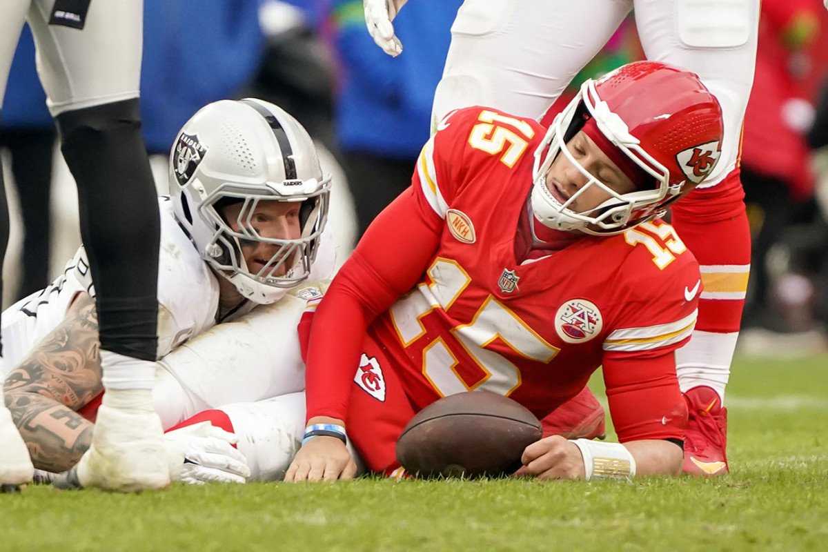Raiders Troll Chiefs QB Patrick Mahomes In The Most Hilarious Way ...