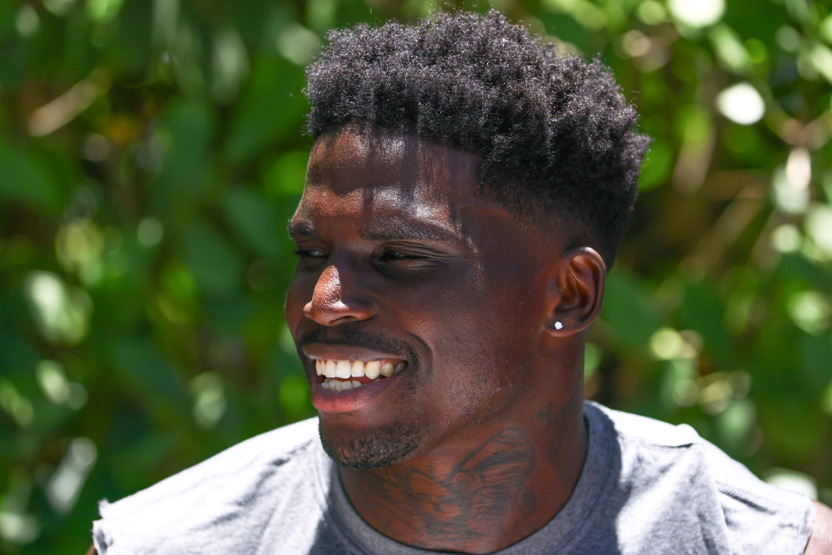 Tyreek Hill Tells Chiefs Fans to 'Go Cry' Over Beating Out Patrick ... Tyreek Hill Tells Chiefs Fans to 'Go Cry' Over Beating Out Patrick ...