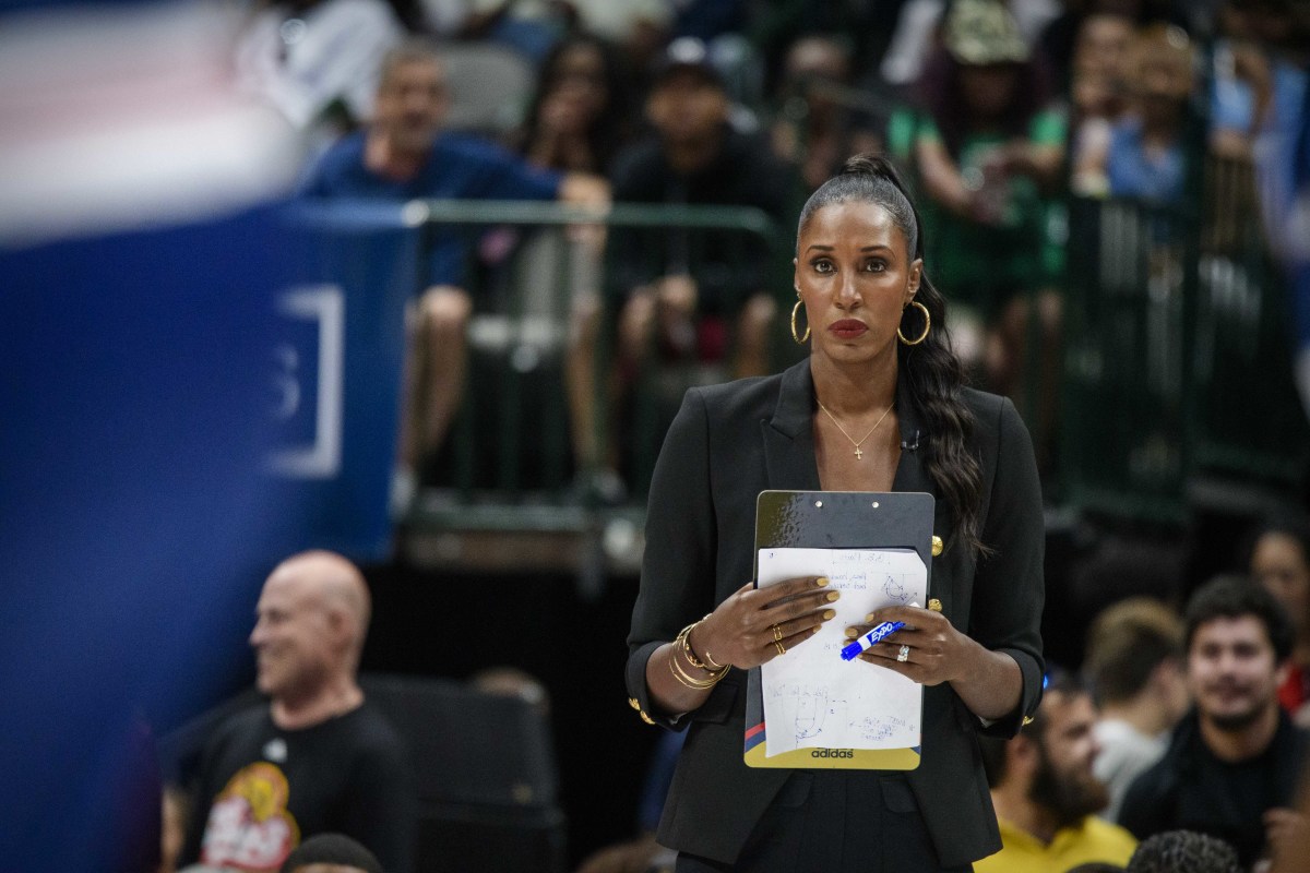 WNBA Legend Lisa Leslie Breaks Silence on Caitlin Clark's Team USA Snub ...
